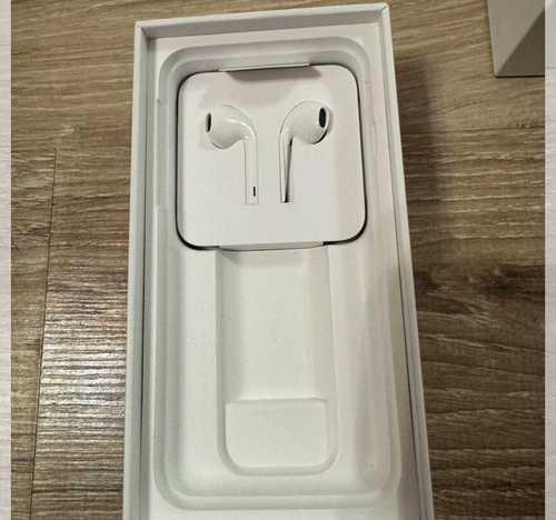 Наушники apple earpods