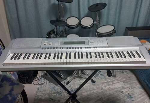 Синтезатор Casio WK-210 + стойка