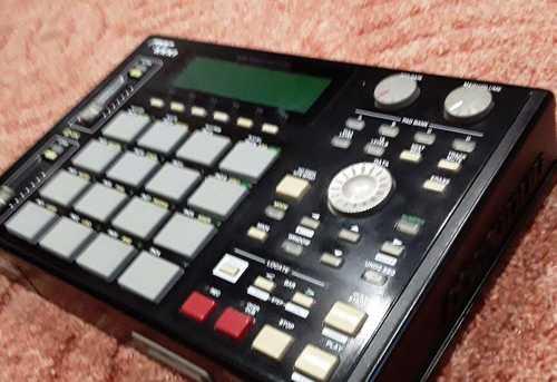 Продам семплерную станцию akai mpc 1000