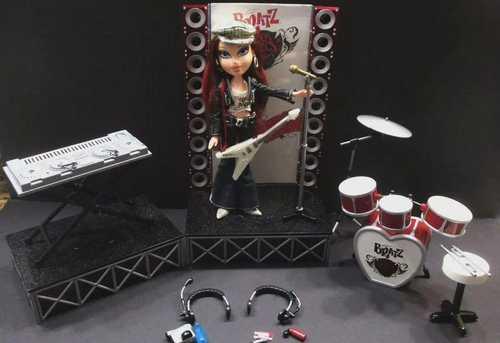 Bratz Rock Angelz Roxxi с ее Сценическими и Группо