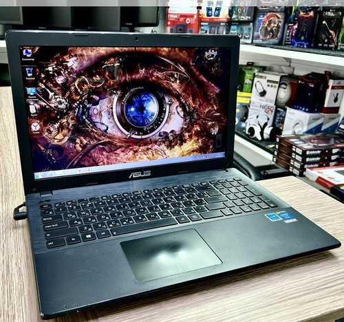 15.6" ноутбук Asus X551C