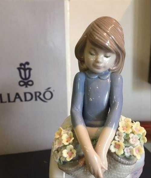 Lladro “девочка с цветами»