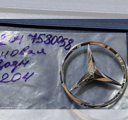 Эмблема крышки багажника Mercedes W204 оригинал