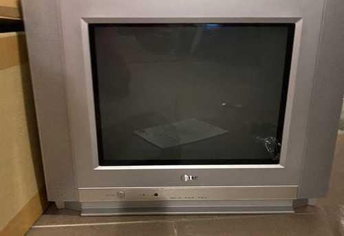 Телевизор и видеомагнитофон VHS