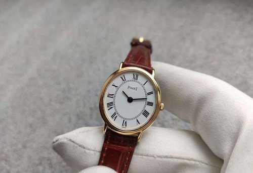 Piaget Classic Oval Ladies 18K Gold Watch