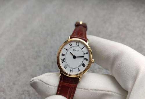 Piaget Classic Oval Ladies 18K Gold Watch