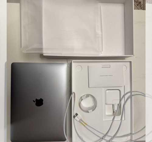 Macbook Air M1 16Гб RAM 2020 Русская раскладка