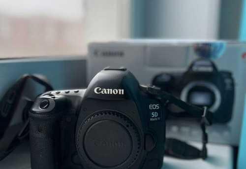 Зеркальный фотоаппарат Canon 5D mark 4