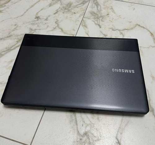 Ноутбук samsung NP300E5C