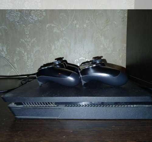 Sony PlayStation 4 Slim, 500 гб, 2 геймпада