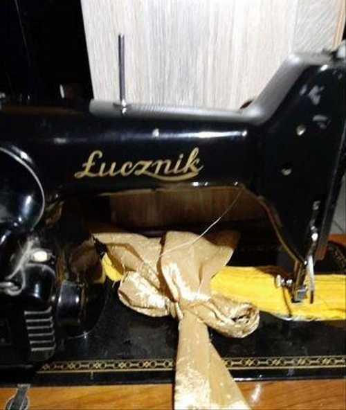 Швейная машина Lucznik