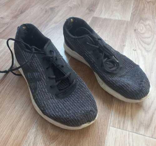 Кроссовки asics