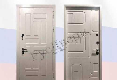 Белая металлическая дверь с фрезерованным мдф