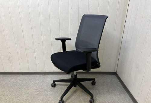 Эргономичное компьютерное кресло руководителя