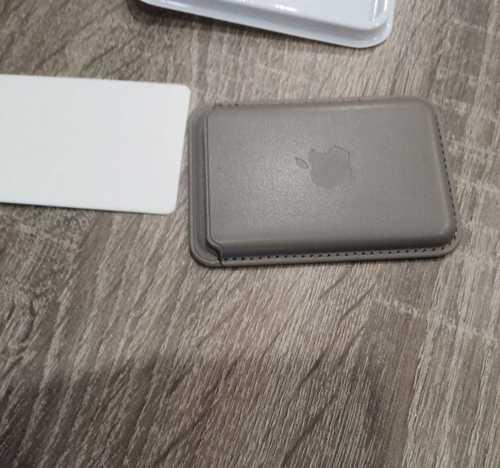 Чехол MagSafe Wallet картхолдер на iPhone