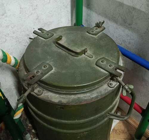 Продам термос армейский