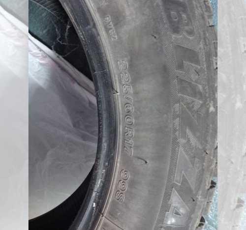 Bridgestone Blizzak Revo1 225/60 R17