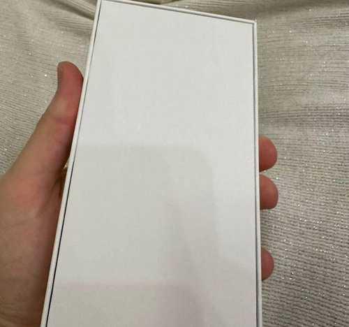Коробки от iPhone 16 pro max