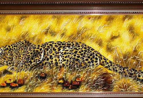 Картина из янтаря - Гепард в траве Array