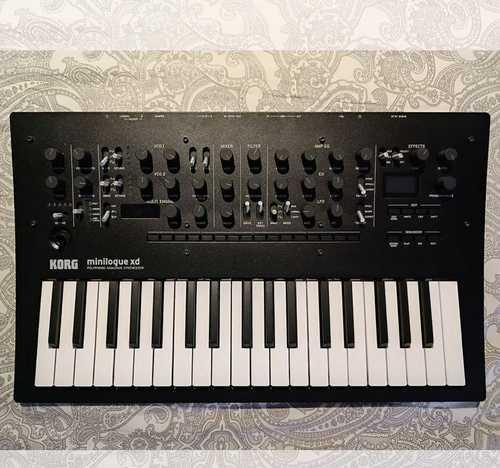 Продам аналоговый синтезатор Korg Minilogue xd