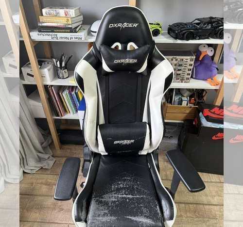 Игровое кресло DXRacer