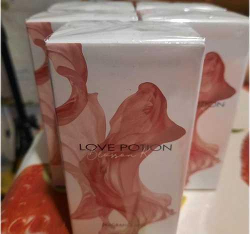 Парфюмированный спрей Love Potion Blossom Kiss