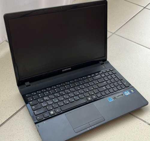 Samsung NP300E5C i5 8gb gt620m ssd 256gb