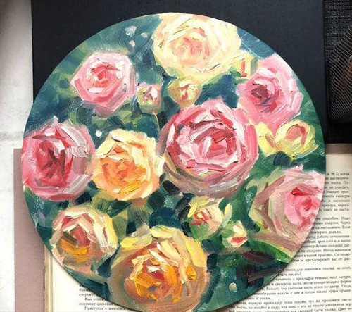 Круглая картина маслом "Розовый сад"