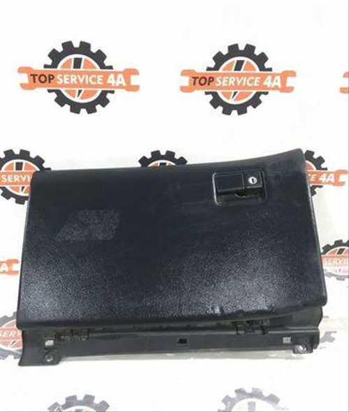 Бардачок Toyota Brevis JCG15 1JZ-FSE 2002