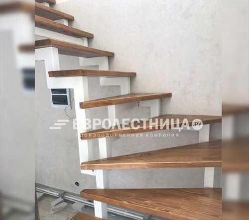 Лестница на металлическом каркасе