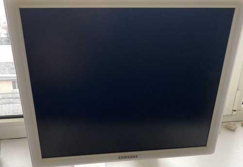 Монитор Samsung SyncMaster 971p 19