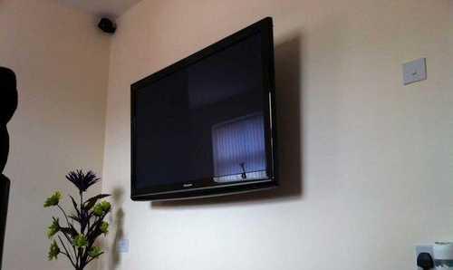 Большой телевизор в зал Panasonic в идеале 43дюйма