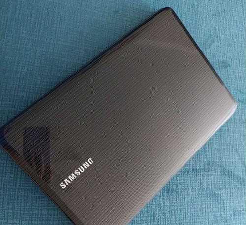 Ноутбук Samsung r525
