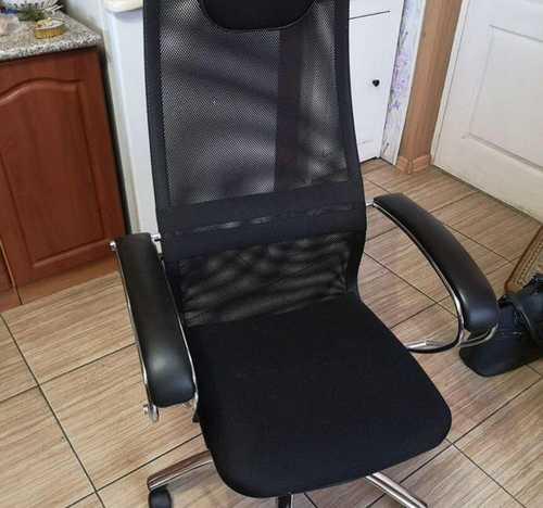 Компьютерное кресло метта