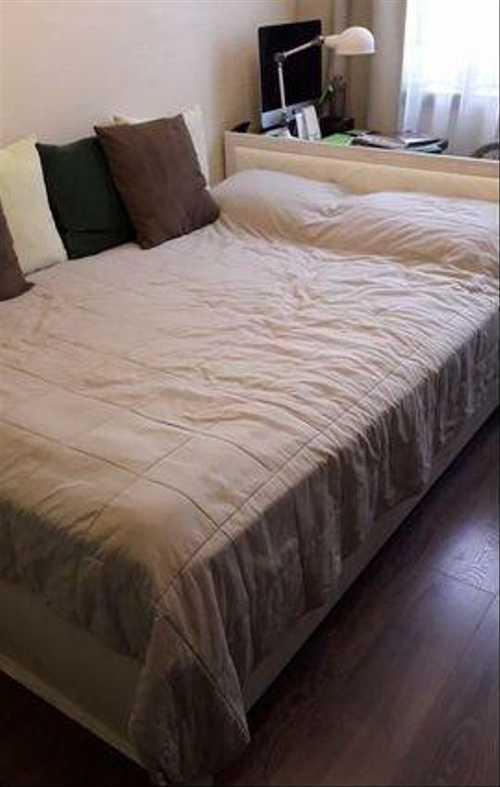 Продам кровать двухспальную с подъемным механизмом