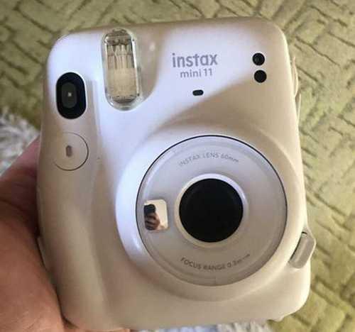 Плёночный фотоаппарат instax mini 11
