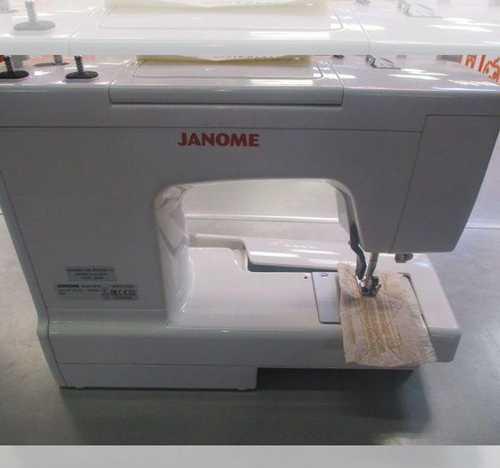 Швейная машина Janome 5519 белый