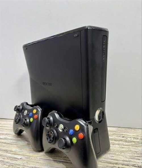 Xbox 360 + 2 геймада