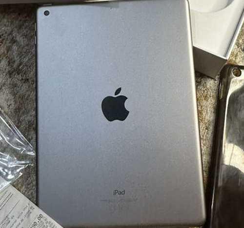 iPad (5-го поколения) 32gb RU