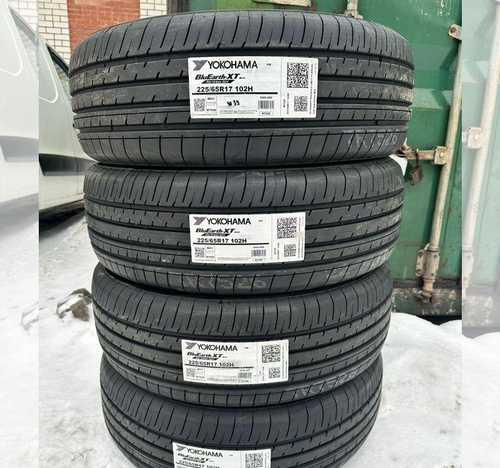 Yokohama BluEarth-XT AE61 225/65 R17 102H