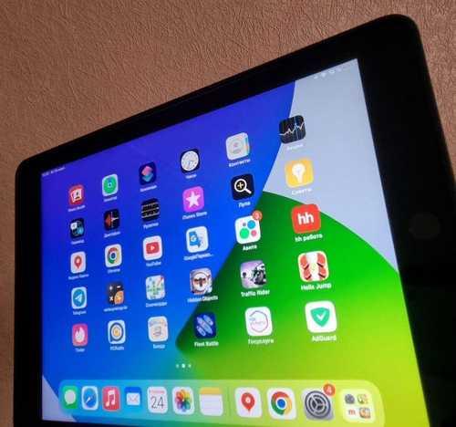 iPad 5 2017 Wi-Fi   Cellular 32gb