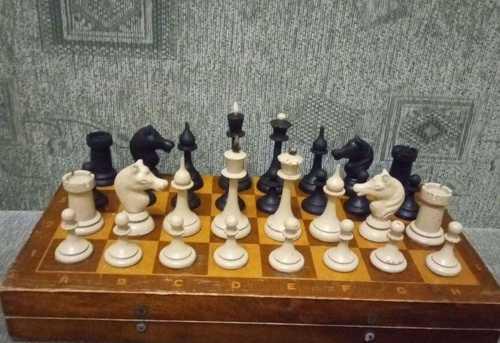 Старые деревянные шахматы СССР
