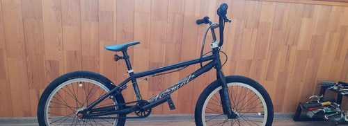 Трюковой велосипед BMX