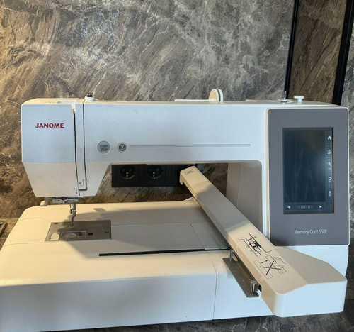 Вышивальная машинка Janome Memory Craft 550E