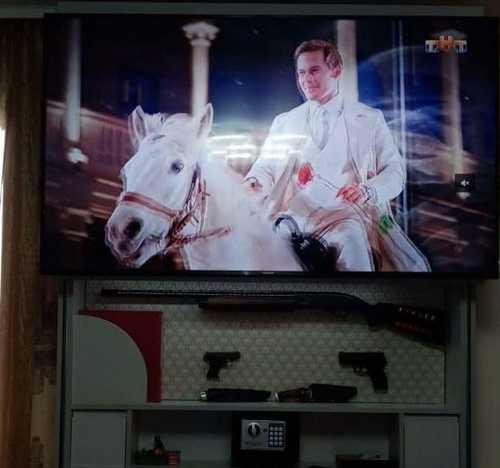 TV зона с системой скрытого хранения