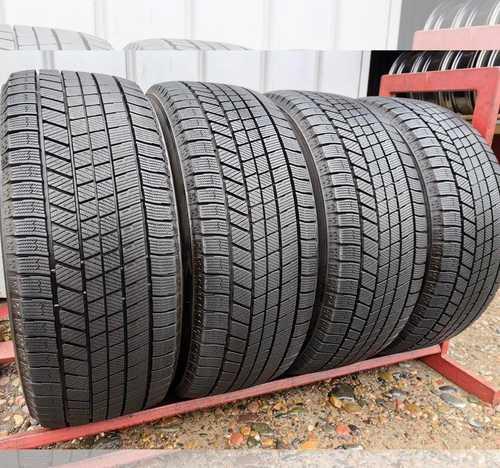 Bridgestone Blizzak VRX3 235/50 R18