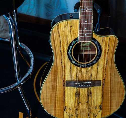 Fender T-bucket 300CE Spalted Maple Limited