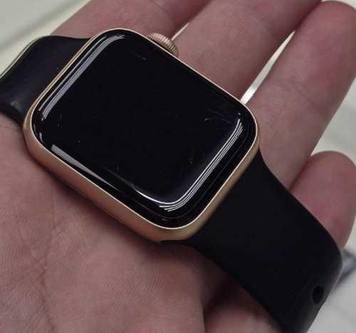 Apple Watch S5 40mm Gold