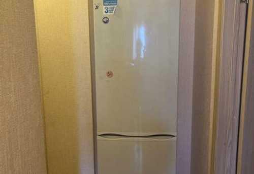 Продам холодильник бу Атлант в рабочем состоянии