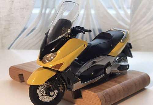 Модель скутера Yamaha tmax